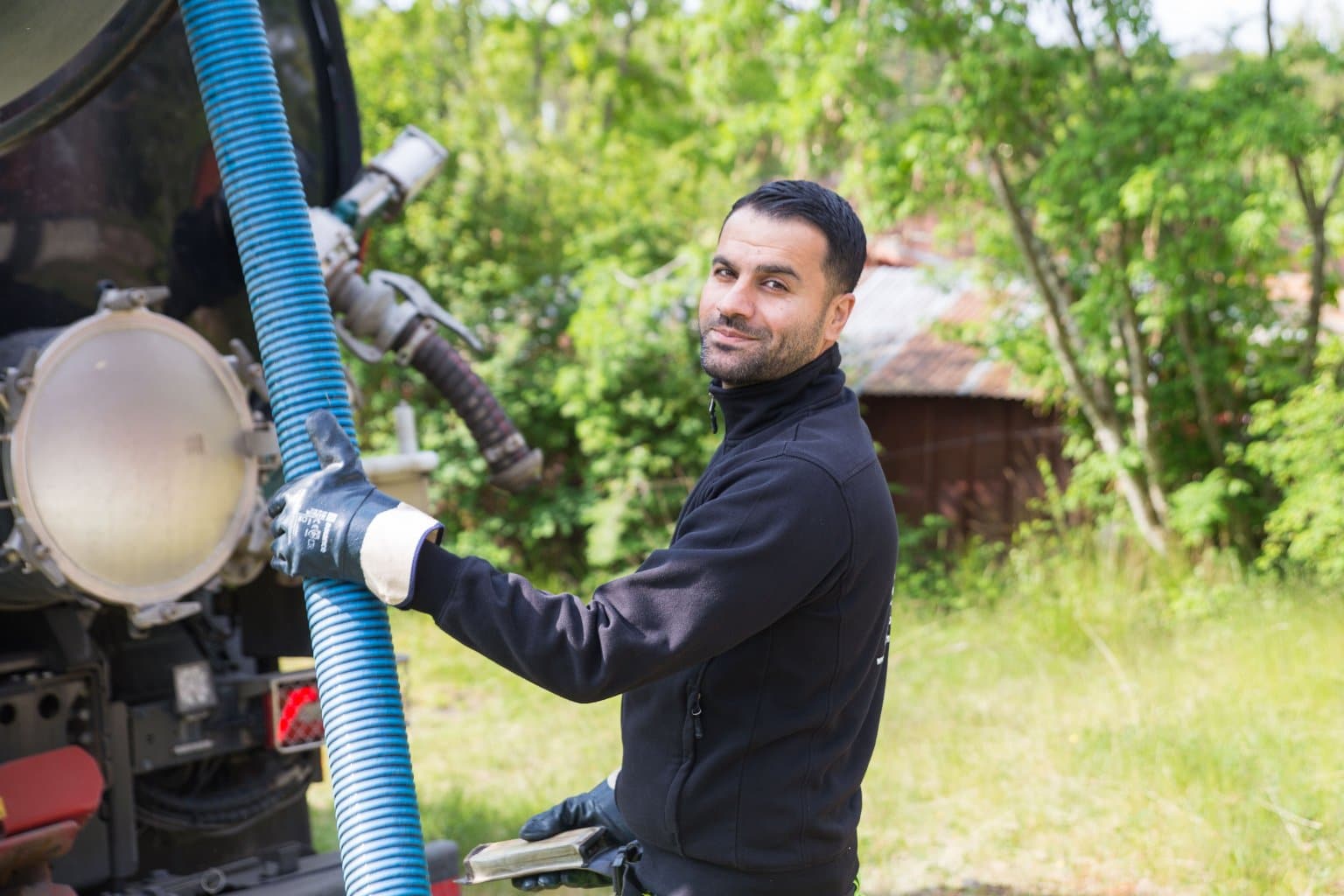 Tömmer fler än 25 brunnar per dag – möt vår vardagshjälte Safari ...